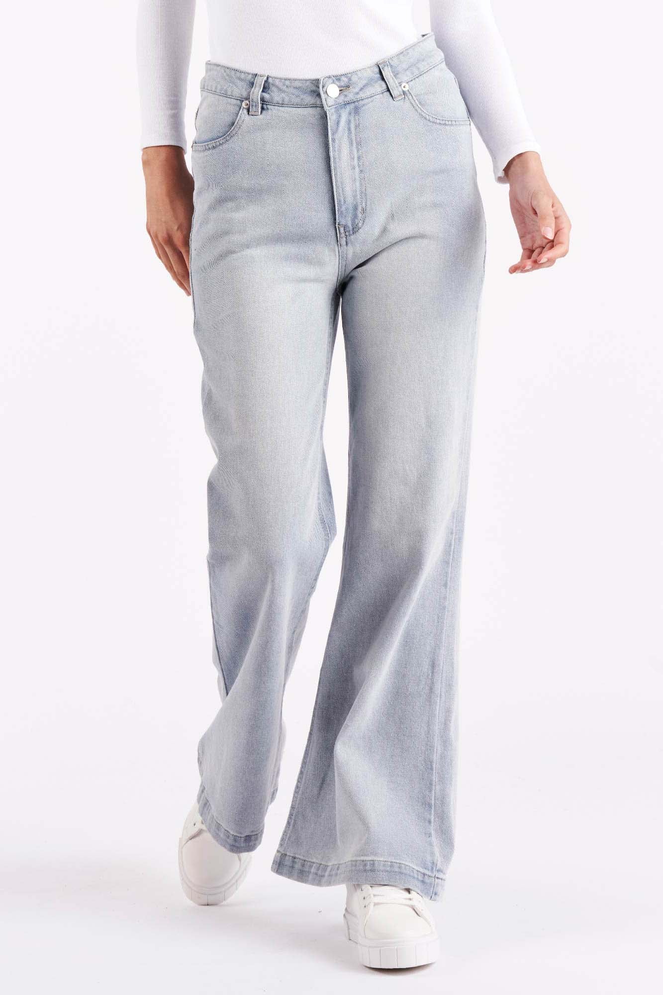 Simone Flared Denim Jeans in Ice Wash | SASS | Hey Sara